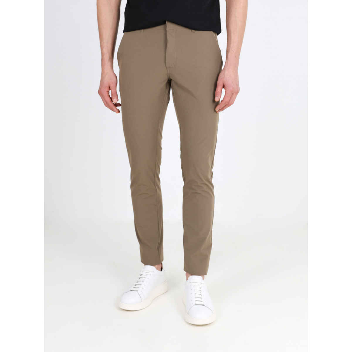 Tech nylon chino pants - CAL0692VERDECLARO | Suits Inc